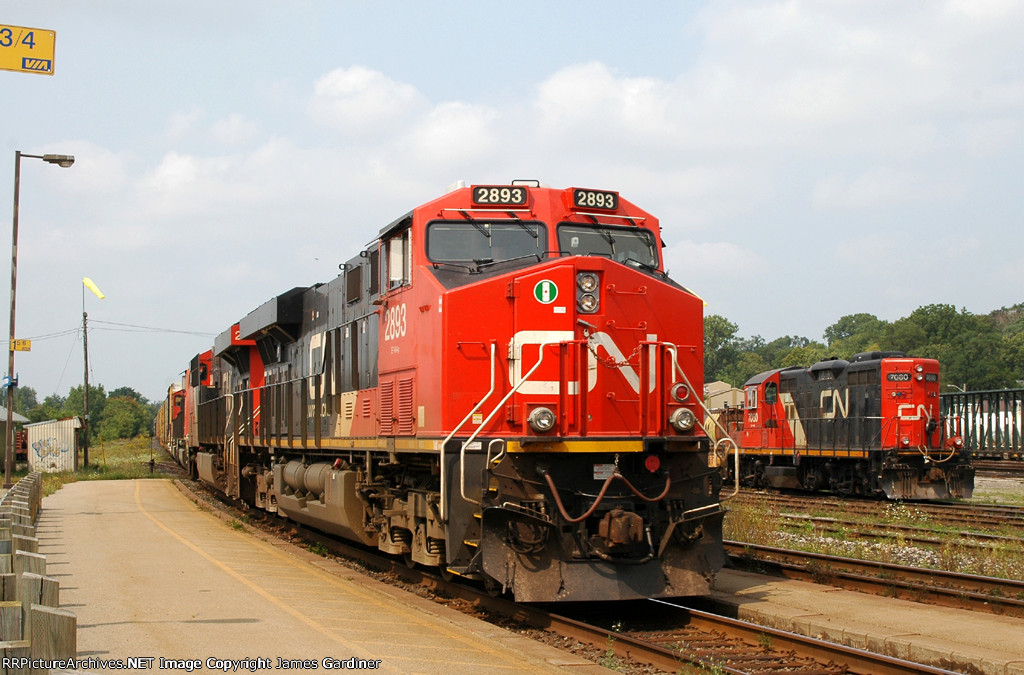 CN 382